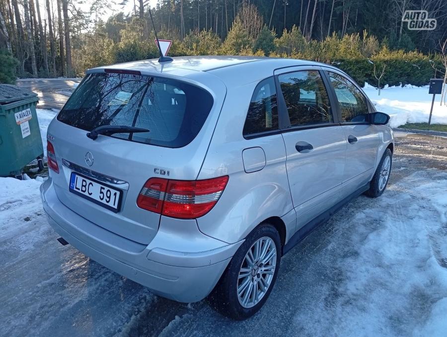 Pelēks Mercedes-Benz B 180 2006 Viļņa, ar dzinēja tilpumu 2.00 L un nobraukumu 273 tūkst. km par 1950 €, foto 5 vietnē AUTOMOTO.COM.LV
