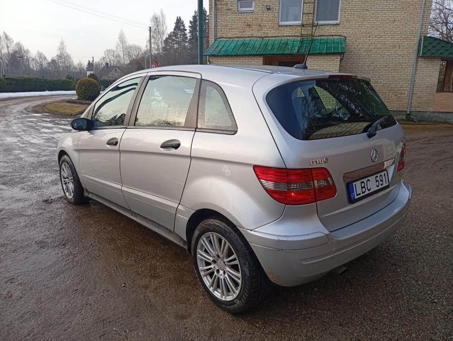 Pelēks Mercedes-Benz B 180 2006 Viļņa, ar dzinēja tilpumu 2.00 L un nobraukumu 273 tūkst. km par 1950 €, foto 4 vietnē AUTOMOTO.COM.LV