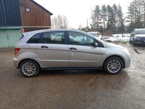 Pelēks Mercedes-Benz B 180 2006 Viļņa, ar dzinēja tilpumu 2.00 L un nobraukumu 263 tūkst. km par 1950 €, foto 8 vietnē AUTOMOTO.COM.LV