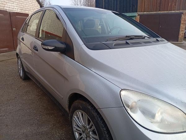 Grey Mercedes-Benz B 180 2006 in Vilnius, with an engine capacity of 2.00 L and mileage of 273 thousand km for 1950 €, photo 9 on AUTOMOTO.COM.LV