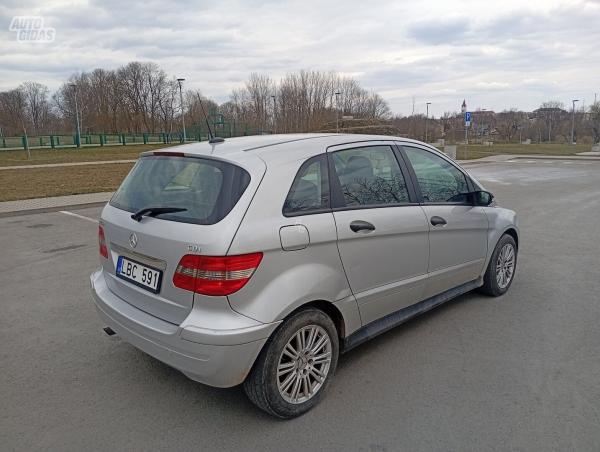 Pelēks Mercedes-Benz B 180 2006 Viļņa, ar dzinēja tilpumu 2.00 L un nobraukumu 273 tūkst. km par 1900 €, foto 5 vietnē AUTOMOTO.COM.LV
