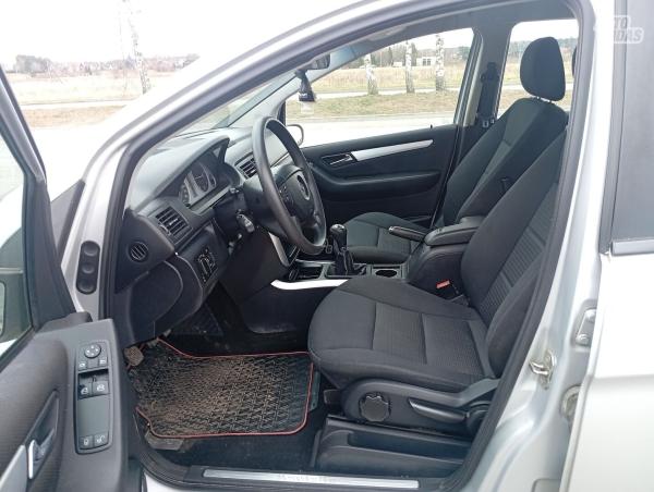 Pelēks Mercedes-Benz B 180 2006 Viļņa, ar dzinēja tilpumu 2.00 L un nobraukumu 273 tūkst. km par 1900 €, foto 10 vietnē AUTOMOTO.COM.LV