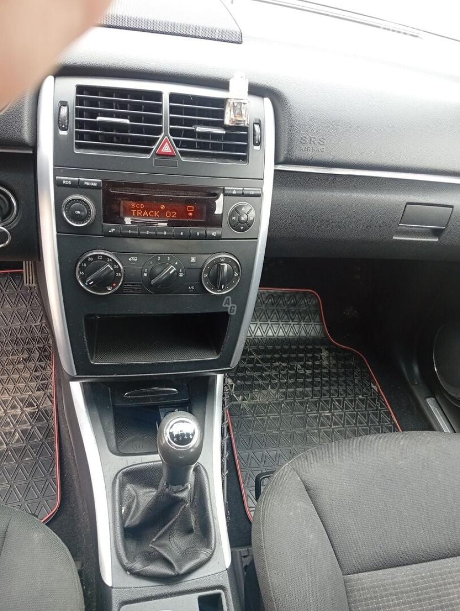Grey Mercedes-Benz B 180 2006 in Vilnius, with an engine capacity of 2.00 L and mileage of 273 thousand km for 1900 €, photo 13 on AUTOMOTO.COM.LV