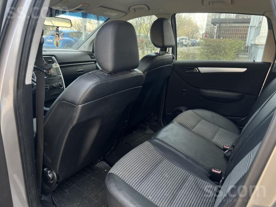 Pelēks Mercedes-Benz B 180 2006 Rīga, ar dzinēja tilpumu 2.00 L un nobraukumu 186 tūkst. km par 1399 €, foto 13 vietnē AUTOMOTO.COM.LV