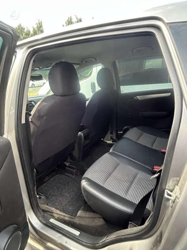 Grey Mercedes-Benz B 180 2006 in Alytus, with an engine capacity of 1.99 L and mileage of 252 thousand km for 1800 €, photo 7 on AUTOMOTO.COM.LV