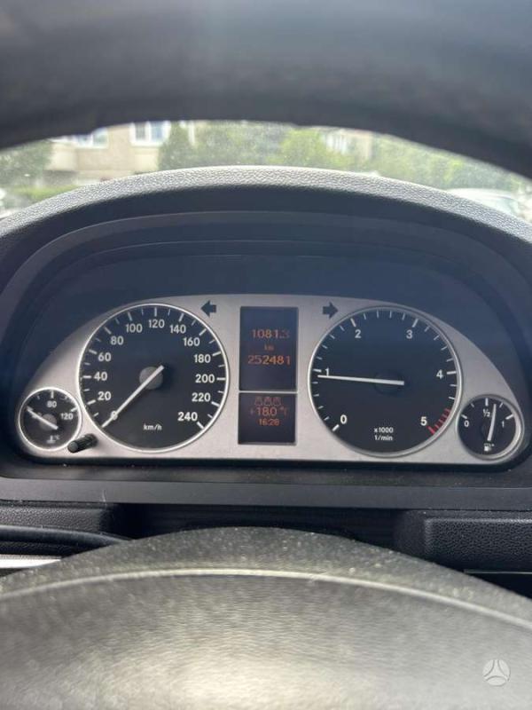 Grey Mercedes-Benz B 180 2006 in Alytus, with an engine capacity of 1.99 L and mileage of 252 thousand km for 1800 €, photo 8 on AUTOMOTO.COM.LV