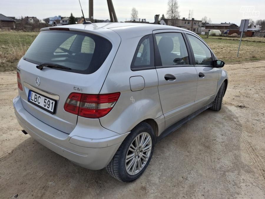 Grey Mercedes-Benz B 180 2007 in Mazeikiai, with an engine capacity of 2.00 L and mileage of 257 thousand km for 2200 €, photo 3 on AUTOMOTO.COM.LV