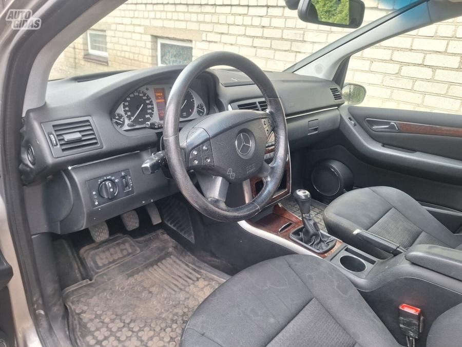 Pelēks Mercedes-Benz B 180 2007 Telšiai, ar dzinēja tilpumu 2.00 L un nobraukumu 208 tūkst. km par 999 €, foto 9 vietnē AUTOMOTO.COM.LV