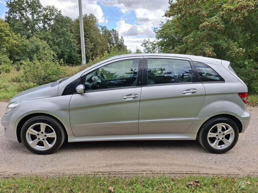Grey Mercedes-Benz B 180 2007 in Marijampole, with an engine capacity of 1.99 L and mileage of 200 thousand km for 2290 €, photo 4 on AUTOMOTO.COM.LV