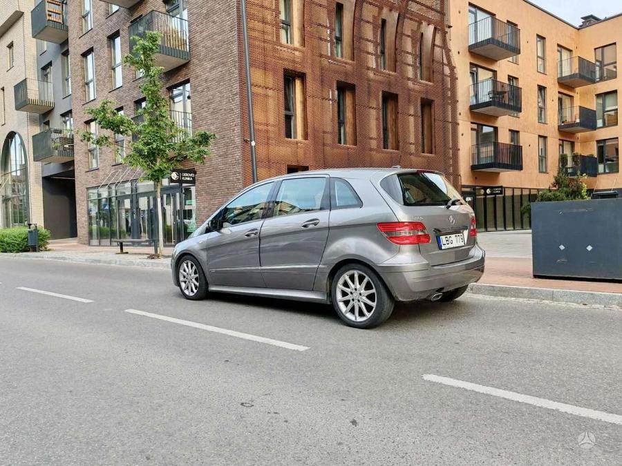 Pelēks Mercedes-Benz B 180 2007 Viļņa, ar dzinēja tilpumu 1.99 L un nobraukumu 251 tūkst. km par 1800 €, foto 3 vietnē AUTOMOTO.COM.LV