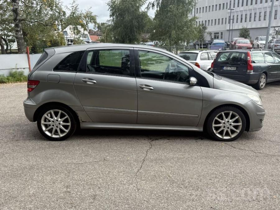 Grey Mercedes-Benz B 180 2007 in Riga, with an engine capacity of 2.00 L and mileage of 390 thousand km for 700 €, photo 3 on AUTOMOTO.COM.LV