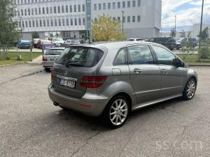 Grey Mercedes-Benz B 180 2007 in Riga, with an engine capacity of 2.00 L and mileage of 390 thousand km for 700 €, photo 4 on AUTOMOTO.COM.LV