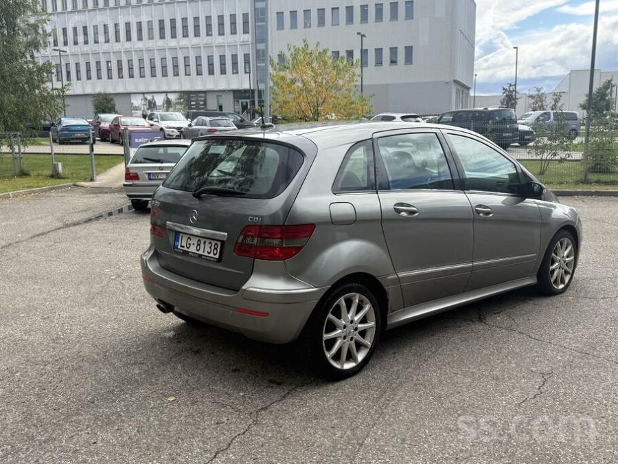 Grey Mercedes-Benz B 180 2007 in Riga, with an engine capacity of 2.00 L and mileage of 390 thousand km for 700 €, photo 4 on AUTOMOTO.COM.LV