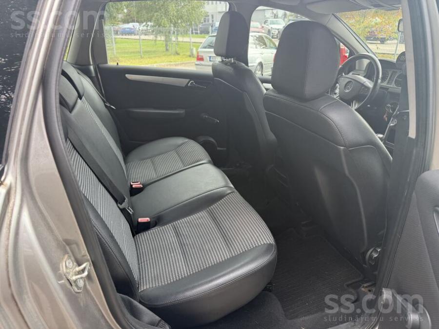 Grey Mercedes-Benz B 180 2007 in Riga, with an engine capacity of 2.00 L and mileage of 390 thousand km for 700 €, photo 9 on AUTOMOTO.COM.LV