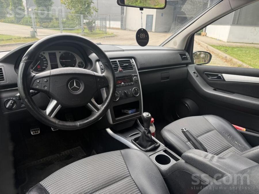 Grey Mercedes-Benz B 180 2007 in Riga, with an engine capacity of 2.00 L and mileage of 390 thousand km for 700 €, photo 13 on AUTOMOTO.COM.LV