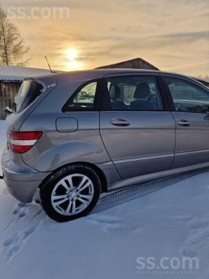 Pelēks Mercedes-Benz B 180 2008 Rēzekne, ar dzinēja tilpumu 2.00 L un nobraukumu 227 tūkst. km par 2500 €, foto 3 vietnē AUTOMOTO.COM.LV