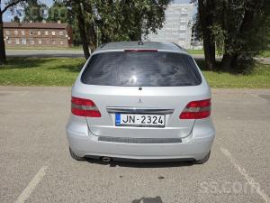 Pelēks Mercedes-Benz B 180 2008 Rīga, ar dzinēja tilpumu 2.00 L un nobraukumu 225 tūkst. km par 2700 €, foto 4 vietnē AUTOMOTO.COM.LV