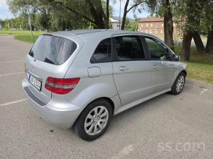 Pelēks Mercedes-Benz B 180 2008 Rīga, ar dzinēja tilpumu 2.00 L un nobraukumu 225 tūkst. km par 2700 €, foto 5 vietnē AUTOMOTO.COM.LV
