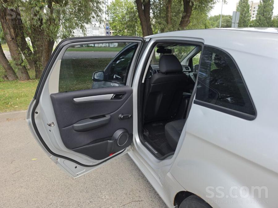 Pelēks Mercedes-Benz B 180 2008 Rīga, ar dzinēja tilpumu 2.00 L un nobraukumu 225 tūkst. km par 2700 €, foto 12 vietnē AUTOMOTO.COM.LV
