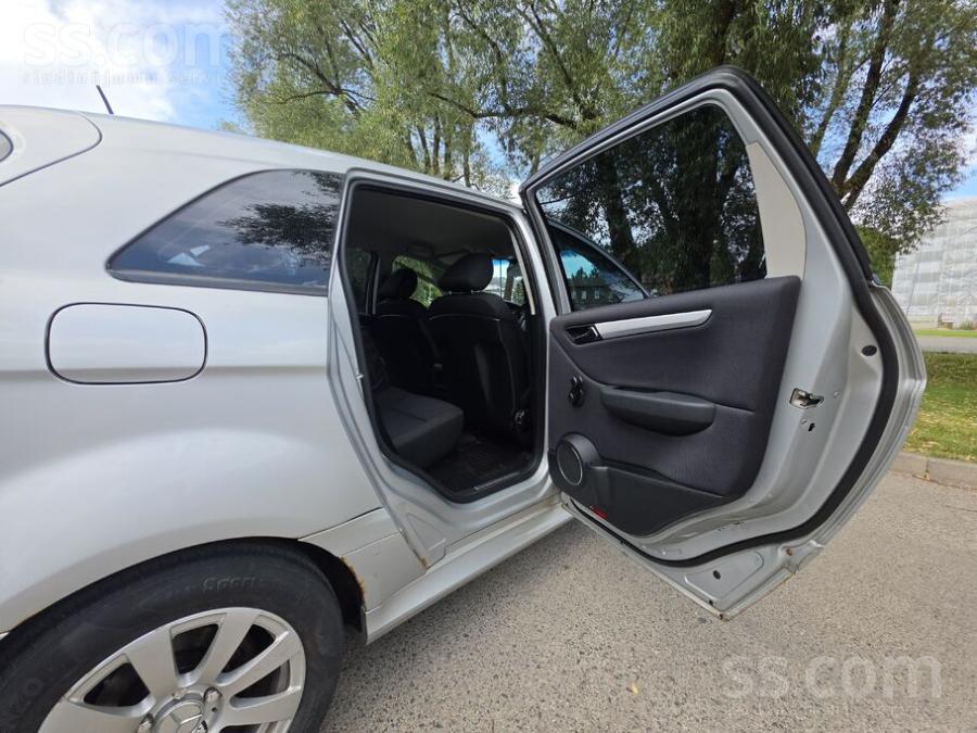 Pelēks Mercedes-Benz B 180 2008 Rīga, ar dzinēja tilpumu 2.00 L un nobraukumu 225 tūkst. km par 2700 €, foto 14 vietnē AUTOMOTO.COM.LV