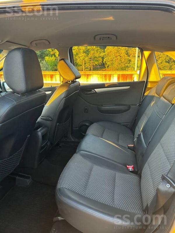 Pelēks Mercedes-Benz B 180 2008 Rīga, ar dzinēja tilpumu 2.00 L un nobraukumu 258 tūkst. km par 2700 €, foto 5 vietnē AUTOMOTO.COM.LV