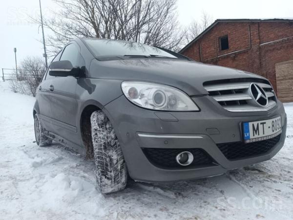 Grey Mercedes-Benz B 180 2009 in Liepaja, with an engine capacity of 2.00 L and mileage of 242 thousand km for 3200 €, photo 1 on AUTOMOTO.COM.LV