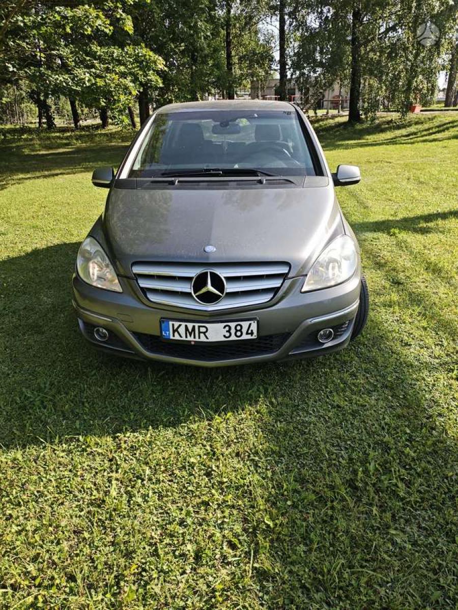 Grey Mercedes-Benz B 180 2009 in Marijampole, with an engine capacity of 1.99 L and mileage of 240 thousand km for 2400 €, photo 4 on AUTOMOTO.COM.LV