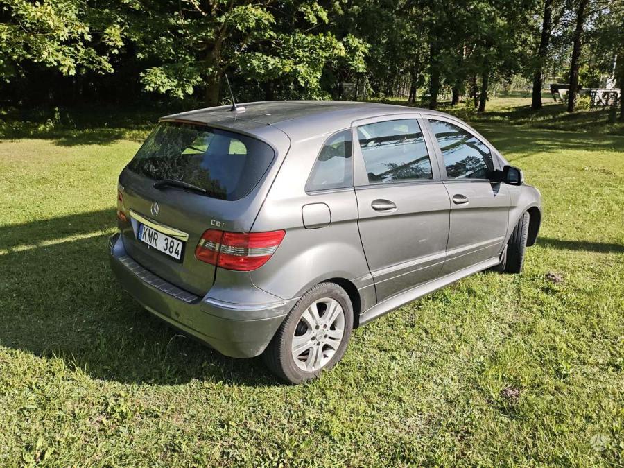 Grey Mercedes-Benz B 180 2009 in Marijampole, with an engine capacity of 1.99 L and mileage of 240 thousand km for 2400 €, photo 7 on AUTOMOTO.COM.LV