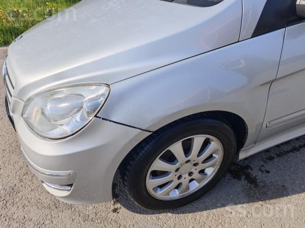 Grey Mercedes-Benz B 180 2010 in Daugavpils, with an engine capacity of 2.00 L and mileage of 225 thousand km for 3000 €, photo 4 on AUTOMOTO.COM.LV