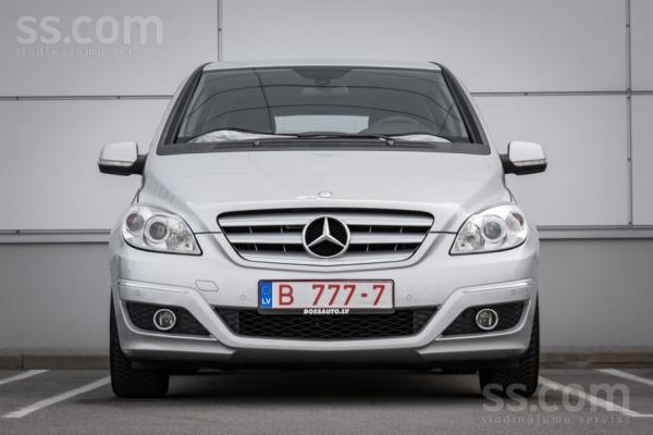 Grey Mercedes-Benz B 180 2010 in Riga, with an engine capacity of 2.00 L and mileage of 208 thousand km for 5750 €, photo 2 on AUTOMOTO.COM.LV