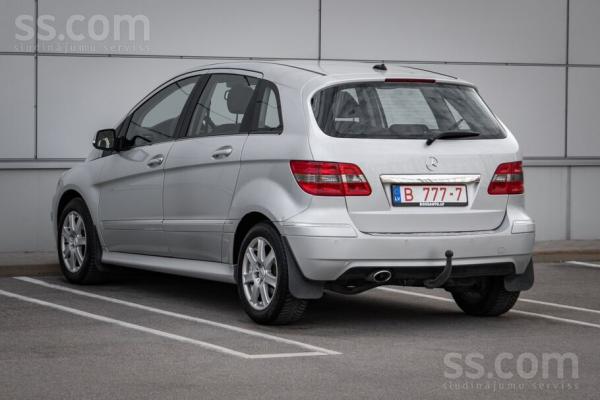 Grey Mercedes-Benz B 180 2010 in Riga, with an engine capacity of 2.00 L and mileage of 208 thousand km for 5750 €, photo 4 on AUTOMOTO.COM.LV