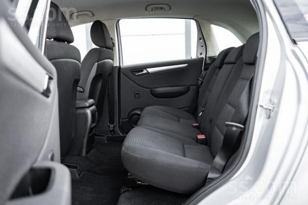 Grey Mercedes-Benz B 180 2010 in Riga, with an engine capacity of 2.00 L and mileage of 208 thousand km for 5750 €, photo 9 on AUTOMOTO.COM.LV