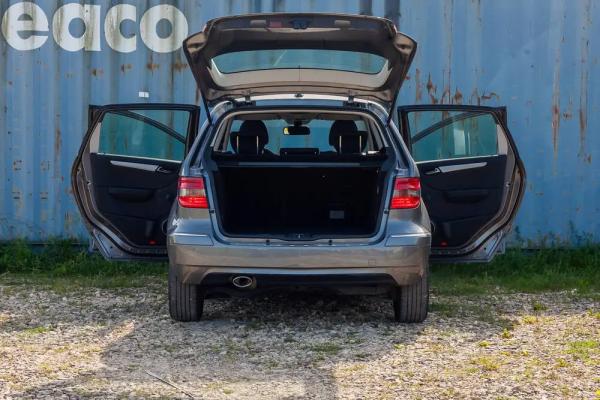 Pelēks Mercedes-Benz B 180 2010 Rīga, ar dzinēja tilpumu 2.00 L un nobraukumu 249 tūkst. km par 5295 €, foto 5 vietnē AUTOMOTO.COM.LV