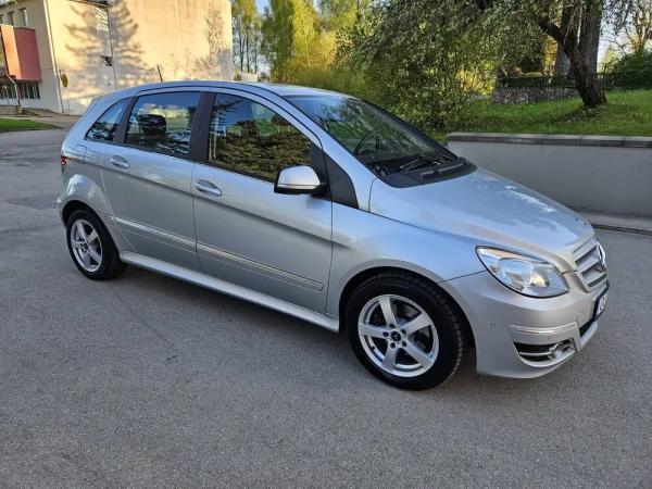 Pelēks Mercedes-Benz B 180 2010 Jēkabpils, ar dzinēja tilpumu 2.00 L un nobraukumu 286 tūkst. km par 2500 €, foto 5 vietnē AUTOMOTO.COM.LV