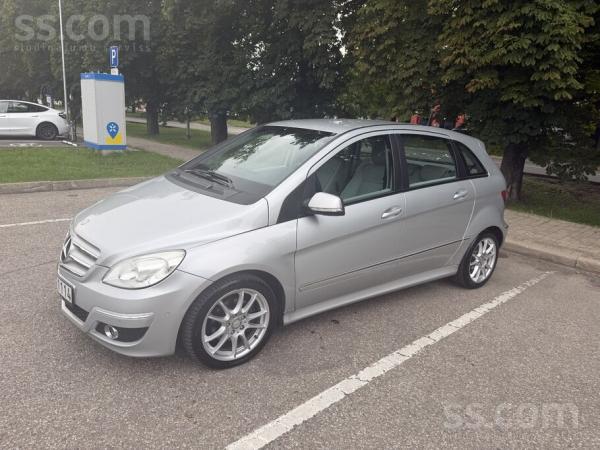 Grey Mercedes-Benz B 180 2010 in Riga, with an engine capacity of 2.00 L and mileage of 0 thousand km for 4100 €, photo 1 on AUTOMOTO.COM.LV