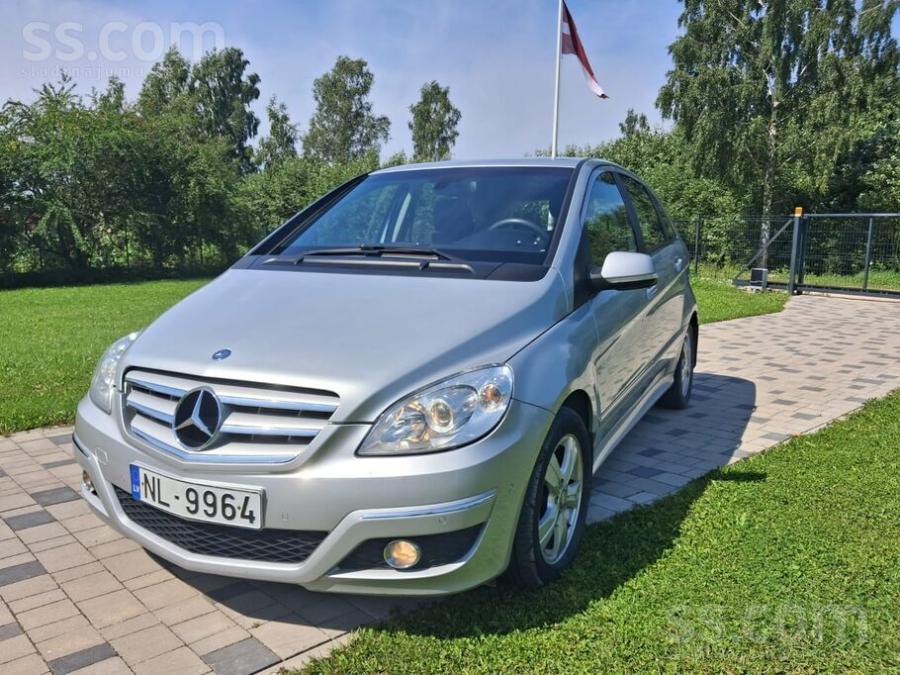 Pelēks Mercedes-Benz B 180 2010 Rīga, ar dzinēja tilpumu 2.00 L un nobraukumu 216 tūkst. km par 3300 €, foto 1 vietnē AUTOMOTO.COM.LV