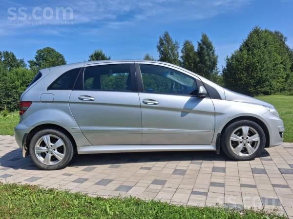Pelēks Mercedes-Benz B 180 2010 Rīga, ar dzinēja tilpumu 2.00 L un nobraukumu 216 tūkst. km par 3300 €, foto 4 vietnē AUTOMOTO.COM.LV