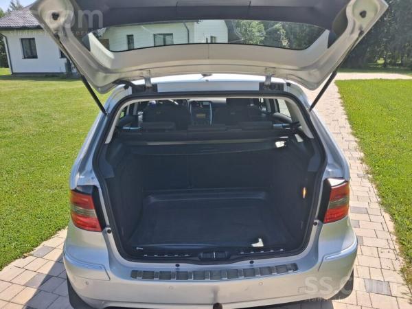 Pelēks Mercedes-Benz B 180 2010 Rīga, ar dzinēja tilpumu 2.00 L un nobraukumu 216 tūkst. km par 3300 €, foto 7 vietnē AUTOMOTO.COM.LV