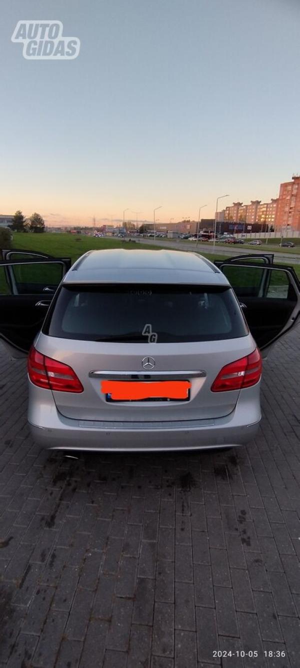 Grey Mercedes-Benz B 180 2011 in Kaunas, with an engine capacity of 1.80 L and mileage of 260 thousand km for 6250 €, photo 3 on AUTOMOTO.COM.LV