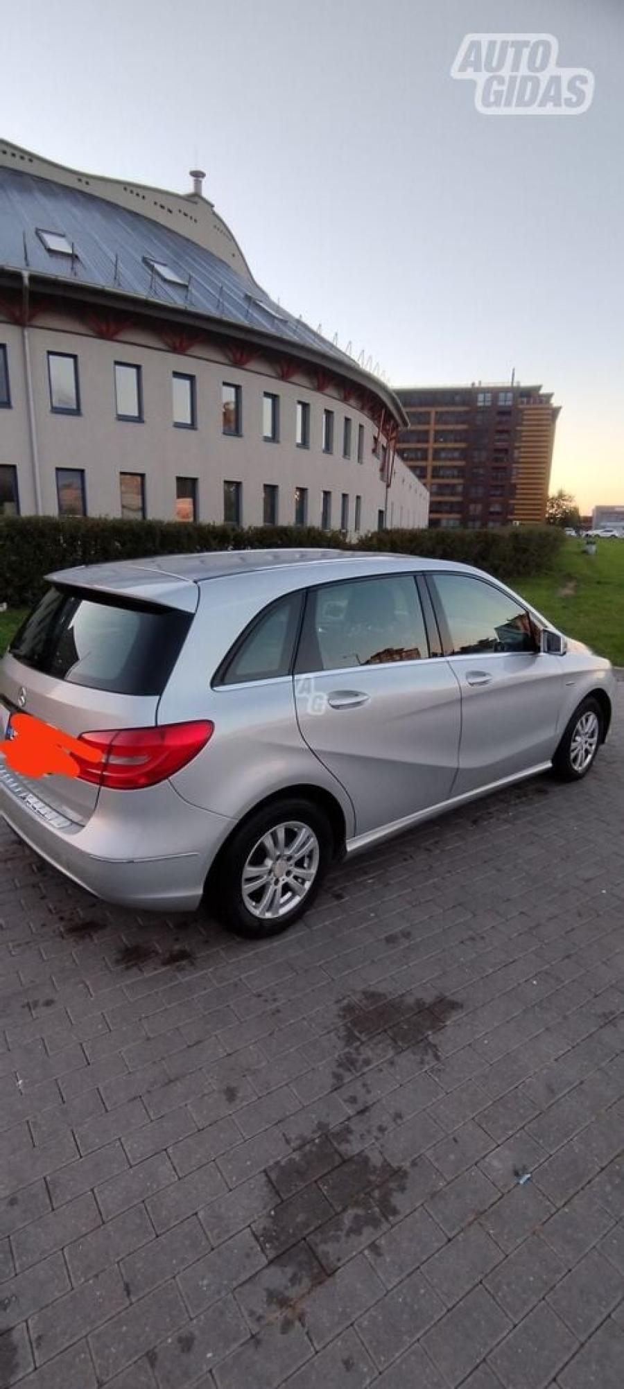 Grey Mercedes-Benz B 180 2011 in Kaunas, with an engine capacity of 1.80 L and mileage of 260 thousand km for 6250 €, photo 4 on AUTOMOTO.COM.LV