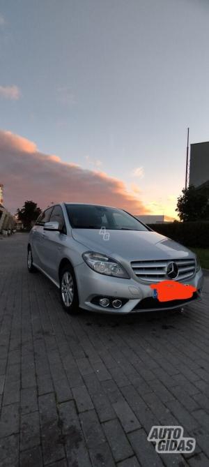 Grey Mercedes-Benz B 180 2011 in Kaunas, with an engine capacity of 1.80 L and mileage of 260 thousand km for 6250 €, photo 5 on AUTOMOTO.COM.LV