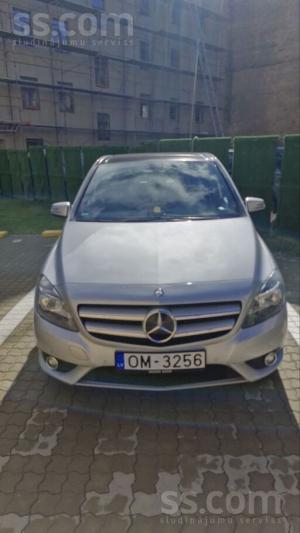 Mercedes-Benz B 180 2011 in Riga on AUTOMOTO.COM.LV Grey Mercedes-Benz B 180 2011 in Riga, with an engine capacity of 1.80 L and mileage of 300 thousand km for 3100 €, photo 1 on AUTOMOTO.COM.LV
