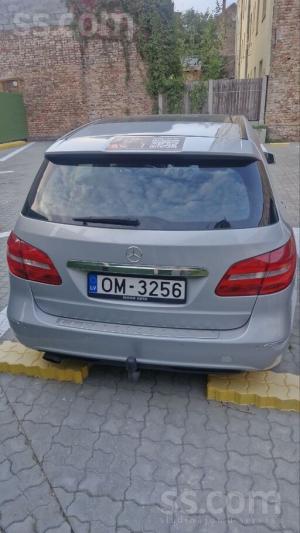 Grey Mercedes-Benz B 180 2011 in Riga, with an engine capacity of 1.80 L and mileage of 300 thousand km for 3100 €, photo 4 on AUTOMOTO.COM.LV