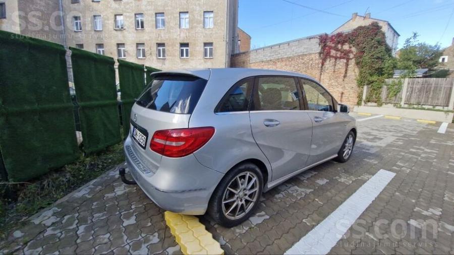 Grey Mercedes-Benz B 180 2011 in Riga, with an engine capacity of 1.80 L and mileage of 300 thousand km for 3100 €, photo 15 on AUTOMOTO.COM.LV