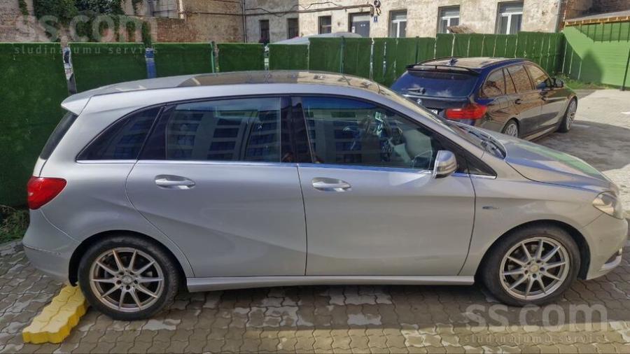 Grey Mercedes-Benz B 180 2011 in Riga, with an engine capacity of 1.80 L and mileage of 300 thousand km for 3100 €, photo 18 on AUTOMOTO.COM.LV