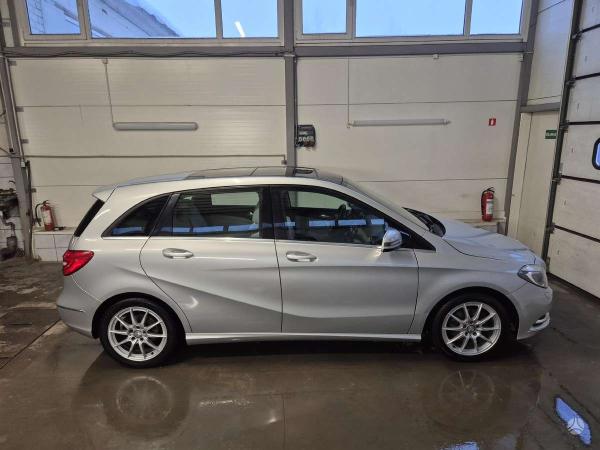 Grey Mercedes-Benz B 180 2012 in Raseiniai, with an engine capacity of 1.60 L and mileage of 200 thousand km for 6300 €, photo 8 on AUTOMOTO.COM.LV