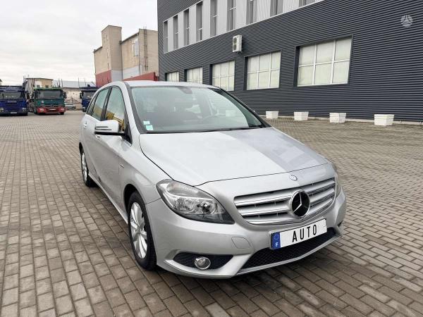 Pelēks Mercedes-Benz B 180 2012 Tauragė, ar dzinēja tilpumu 1.80 L un nobraukumu 239 tūkst. km par 5199 €, foto 1 vietnē AUTOMOTO.COM.LV