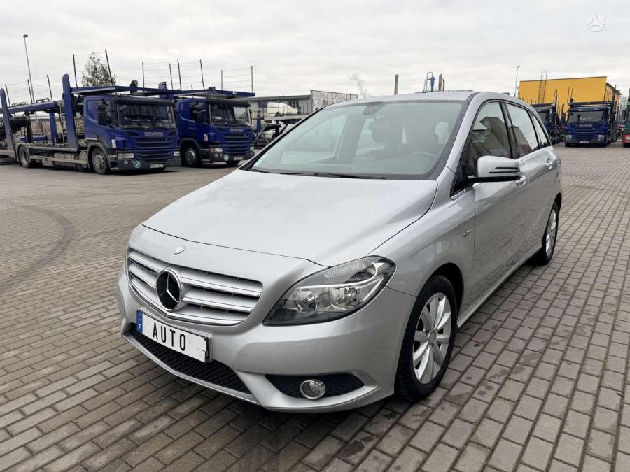 Grey Mercedes-Benz B 180 2012 in Taurage, with an engine capacity of 1.80 L and mileage of 239 thousand km for 5199 €, photo 6 on AUTOMOTO.COM.LV