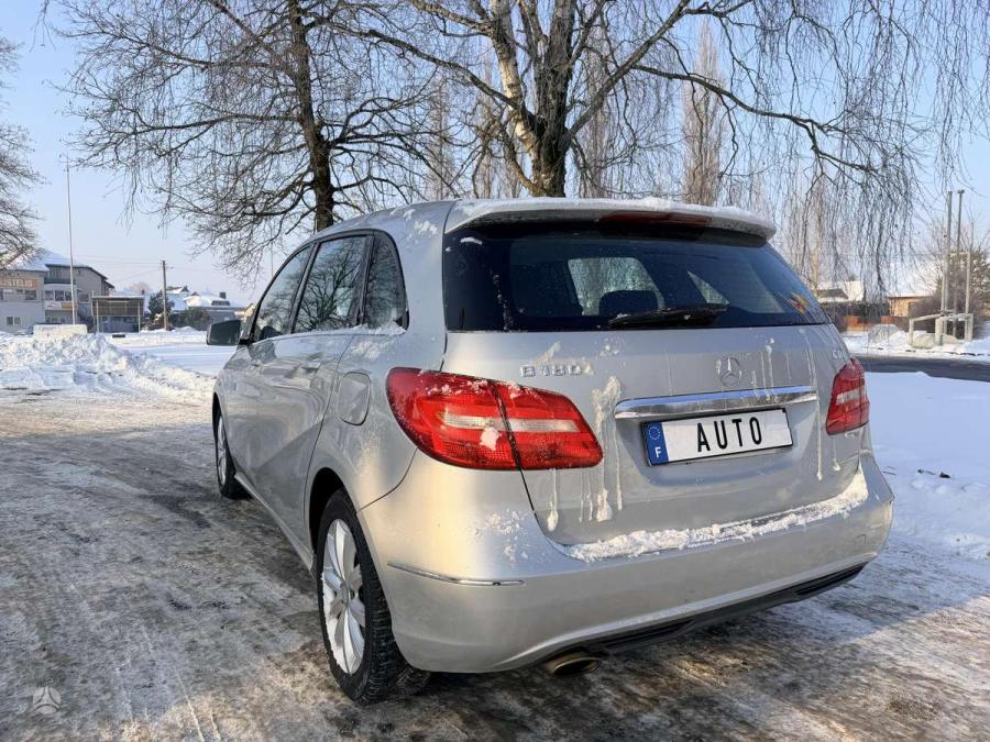 Pelēks Mercedes-Benz B 180 2012 Tauragė, ar dzinēja tilpumu 1.80 L un nobraukumu 239 tūkst. km par 5199 €, foto 8 vietnē AUTOMOTO.COM.LV