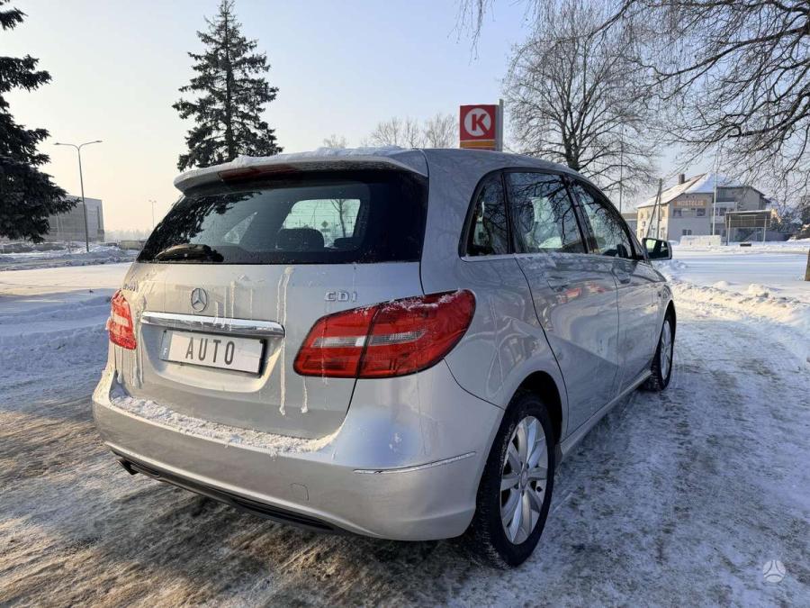 Pelēks Mercedes-Benz B 180 2012 Tauragė, ar dzinēja tilpumu 1.80 L un nobraukumu 239 tūkst. km par 5199 €, foto 10 vietnē AUTOMOTO.COM.LV